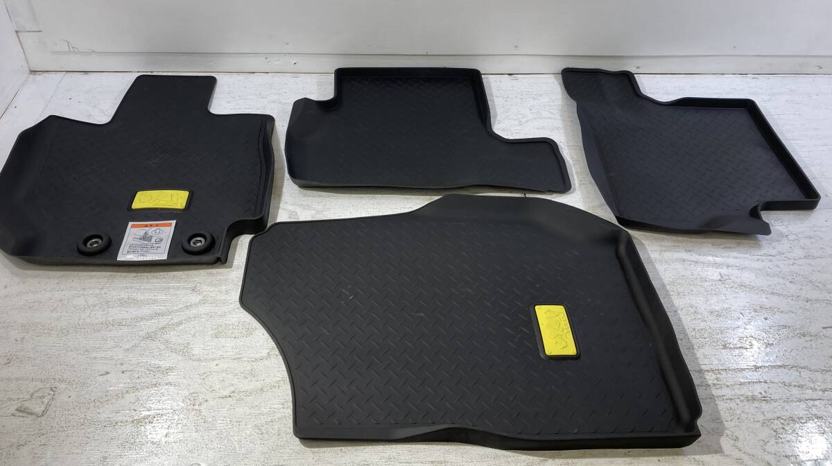 【傷や汚れあり】【69-01-0809】【現状販売/120】SUZUKI ジムニー フロアマット AT用 サイマーク入り JB64W/JB74Wの落札情報詳細 - Yahoo!オークション落札 ...
