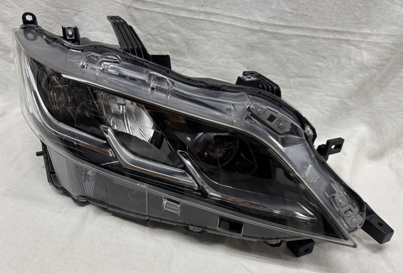 【やや傷や汚れあり】セレナ e-POWER ハイウェイスター C27 後期 / 右ヘッドライト LED / KOITO 100-23784 打刻Bの落札情報詳細 - Yahoo!オークション ...