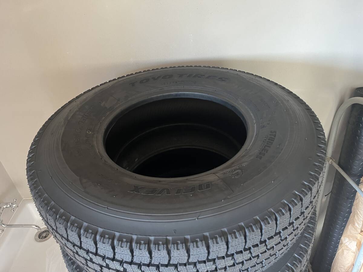 【未使用】送料込み！ TOYOTIRES トーヨータイヤ M935 スタッドレス 225/85/R16 ゲレンデ W460 W463 新品 ...