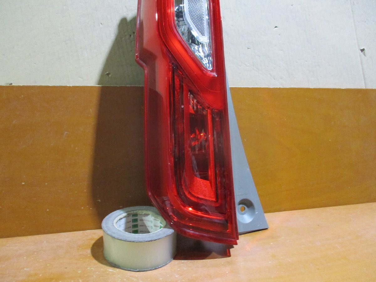 【傷や汚れあり】即決 N BOX JF3/JF4 左テールライト 純正 ICHIKOH D185 33550-TTA-N114-M1 刻印:B ...