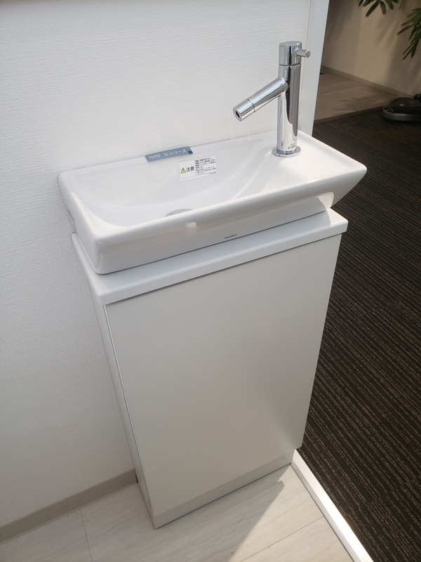 【新品】 展示未使用/TOTO/手洗器キャビネット/SJシリーズ/ホワイト/白 の落札情報詳細 - ヤフオク落札価格情報 オークフリー