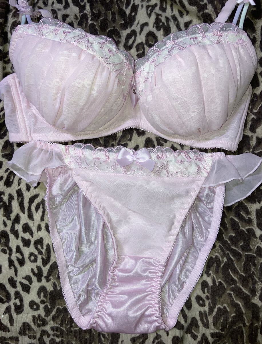 人妻まみ サテン ピンク ゴールドキラキラ ブラ＆ショーツ JK JD OL ECO エコ タンス整理品｜セット
