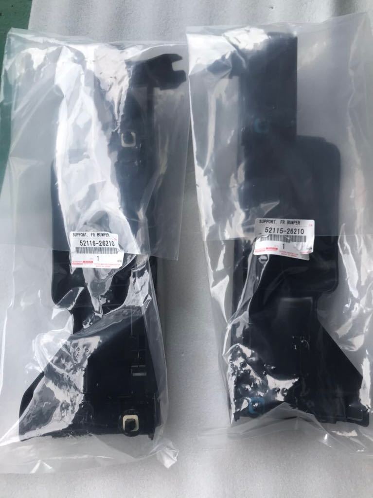 【新品】トヨタ ハイエース 200系 フロントバンパー フロントバンパーリテーナー 左右 52115-26210 52116-26210 新品 ...
