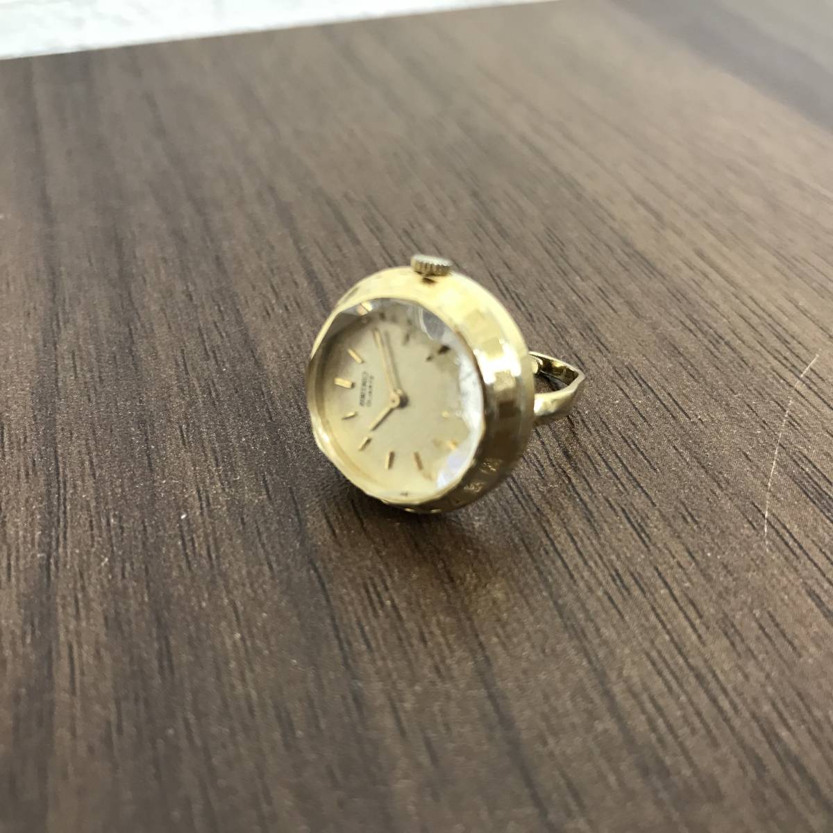 M741 リング時計 SEIKO セイコー リングウォッチ カットガラス ゴールド 1400-0620 クオーツ 時計 ジャンク品の落札情報 ...