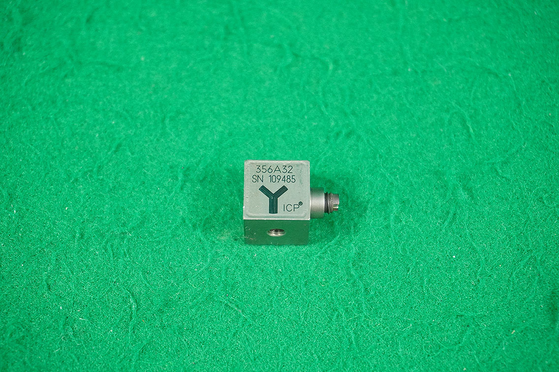 PCB 3軸加速度計 356A32 ACCELEROMETERの落札情報詳細 - Yahoo!オークション落札価格検索 オークフリー