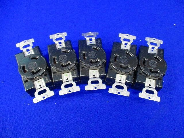 【新品】松下 WF2330BK 200v30A 引掛接地2Pコンセント の落札情報詳細| ヤフオク落札価格情報 オークフリー
