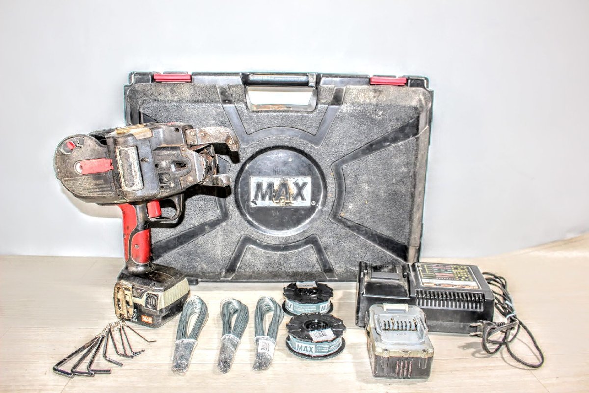 【やや傷や汚れあり】B.0748 MAX RB-399 マックス リバータイア. 鉄筋結束機 バッテリー2個・充電器・備品・収納ケース付 動作 ...