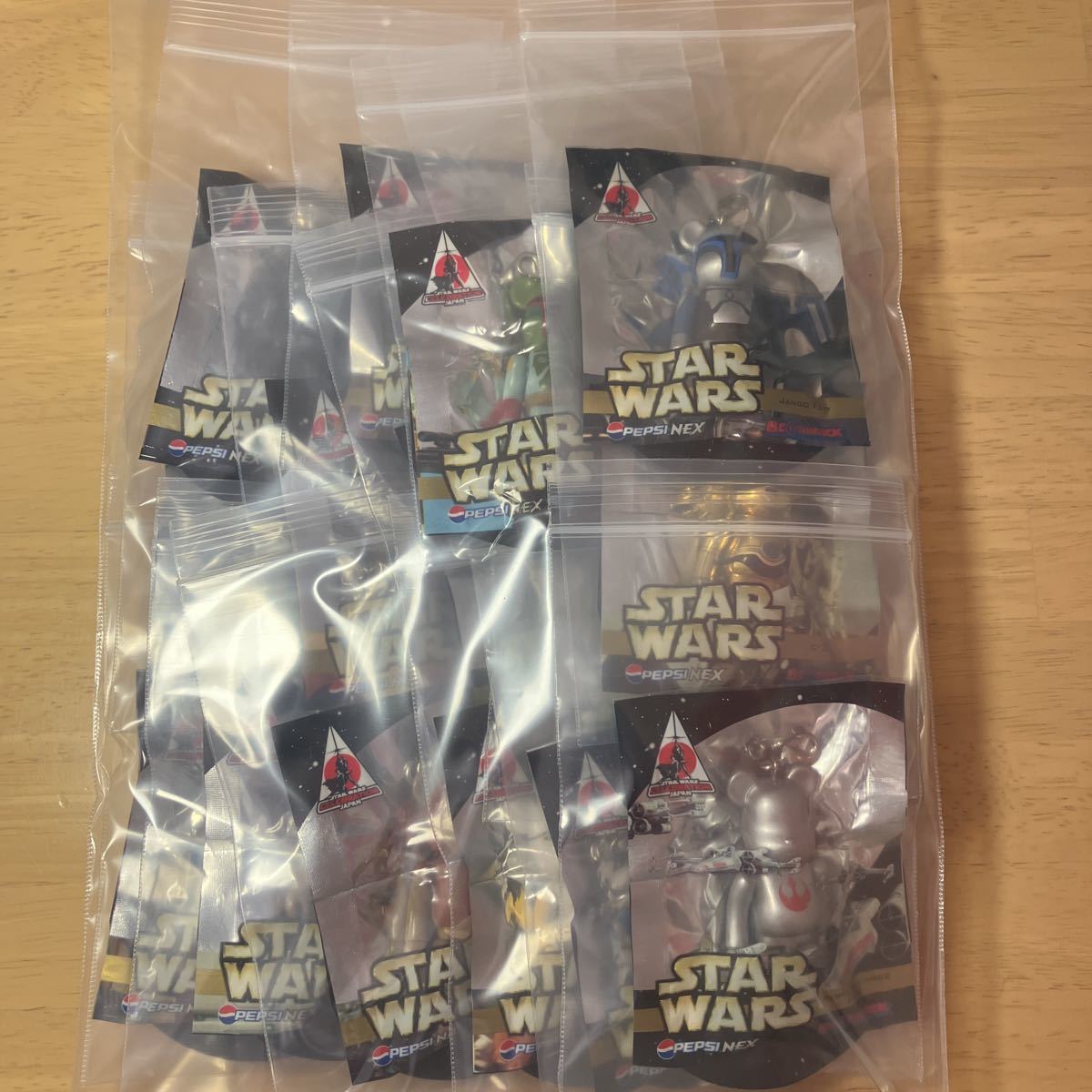 【未使用に近い】ベアブリック ペプシ NEX/スターウォーズ .全16種フルコンプ.まとめ売り.70%bear brickストラップ 未開封 ...