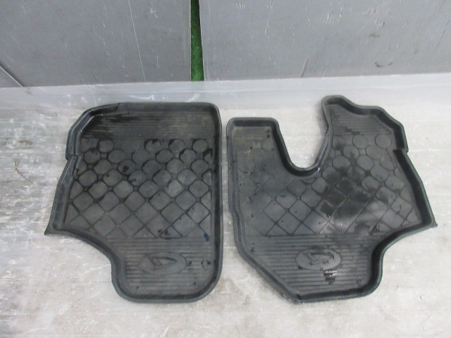 【やや傷や汚れあり】売り切り S210P ハイゼットトラック 運転席 助手席 フロアマット 04-09-15-520 C2-A3-3 スリー ...