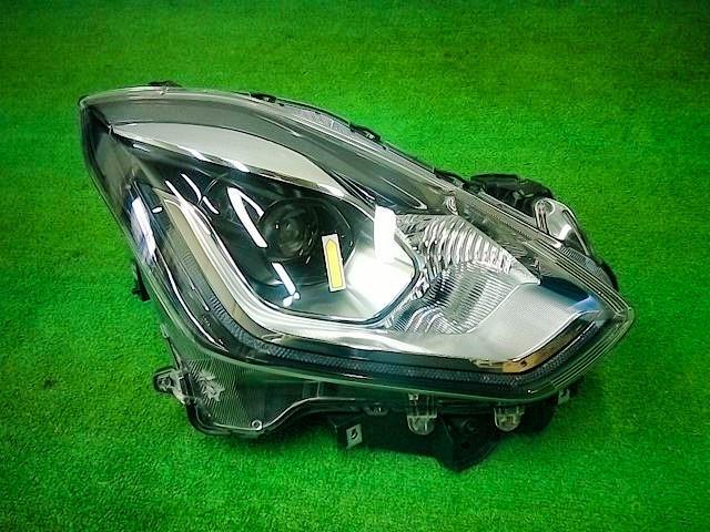 【傷や汚れあり】スイフト CBA-ZC33S 右 ヘッド ランプ ライト W2967 LED ユニットノミ yatsuの落札情報詳細 - ヤフオク落札価格検索 オークフリー