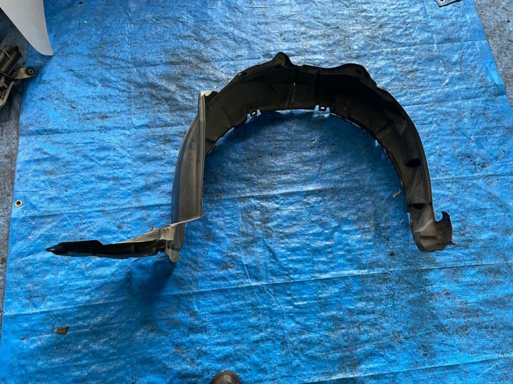 【やや傷や汚れあり】160 トヨタ ZVW 30 プリウス フロント 右 フェンダー インナー ライナーの落札情報詳細 - ヤフオク落札価格情報 オークフリー