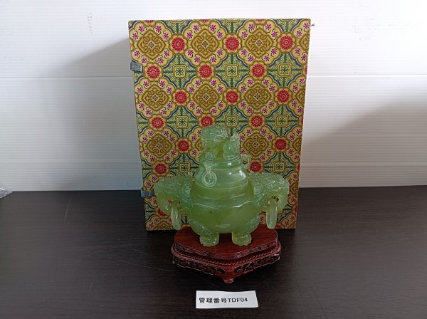 【やや傷や汚れあり】TDF4 香炉 三脚 翡翠 ヒスイ 獅子 収納ケース付きの落札情報詳細 - ヤフオク落札価格検索 オークフリー