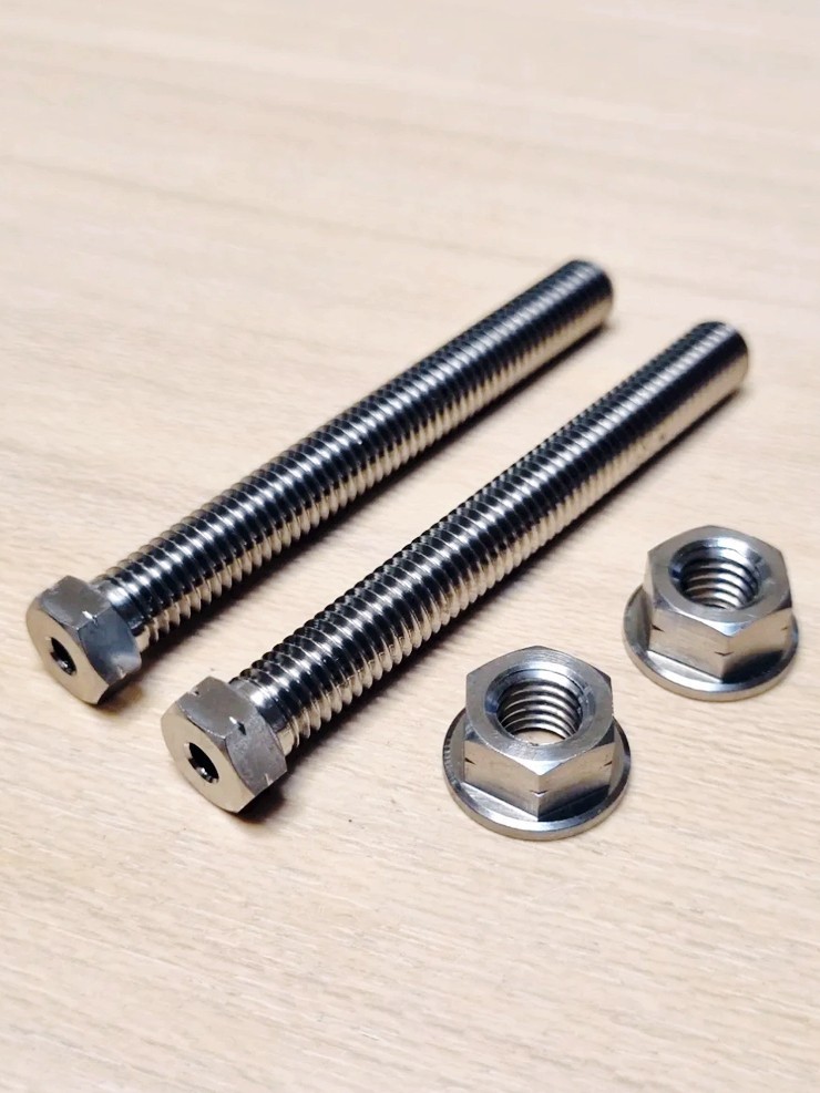 【未使用】130-F BMW S1000Rシリーズチタン合金チェーンアジャスターボルト&ナット! パーツナンバー33177720099 ...