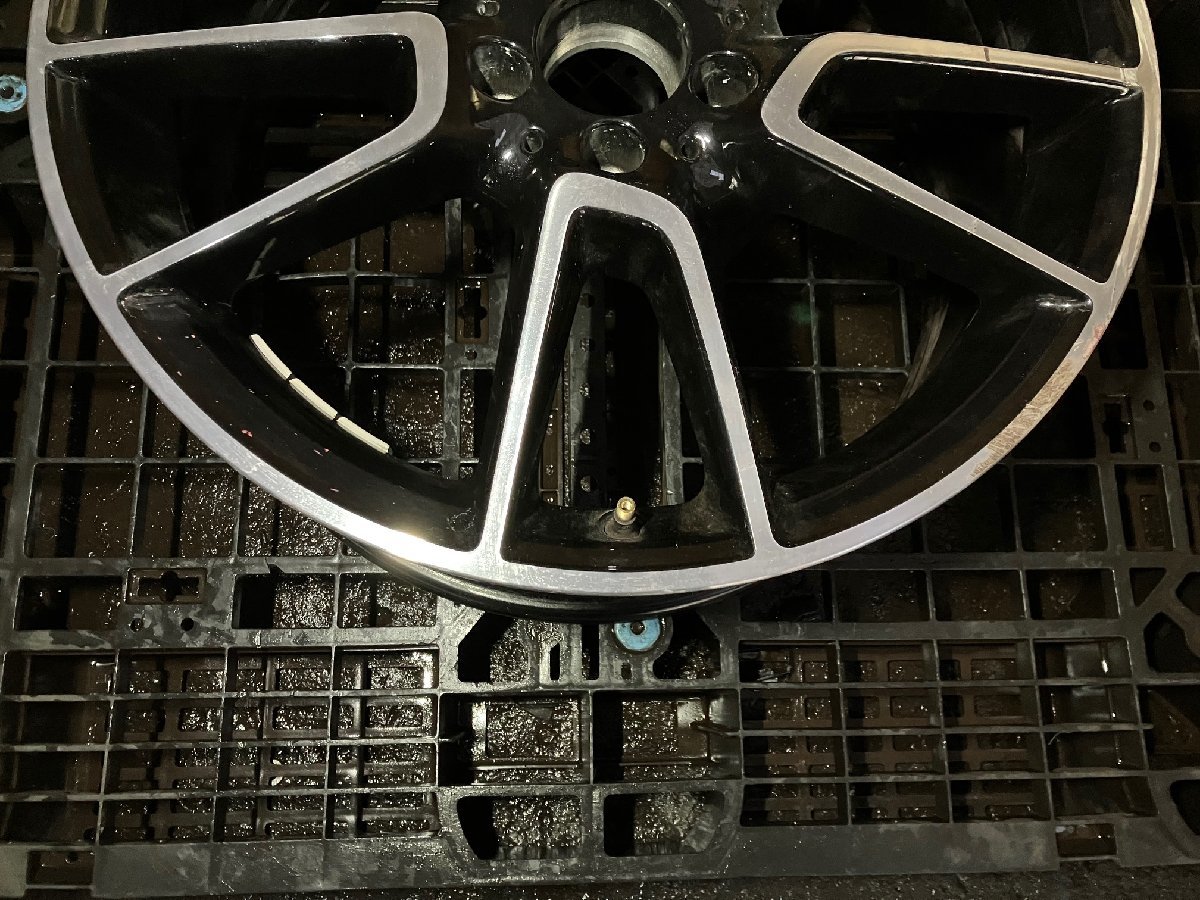 【全体的に状態が悪い】ベンツ Cクラス W205 ホイール アルミ AMG リア: 8.5J × 19インチ ET52 1本 ※ジャンク品 ...