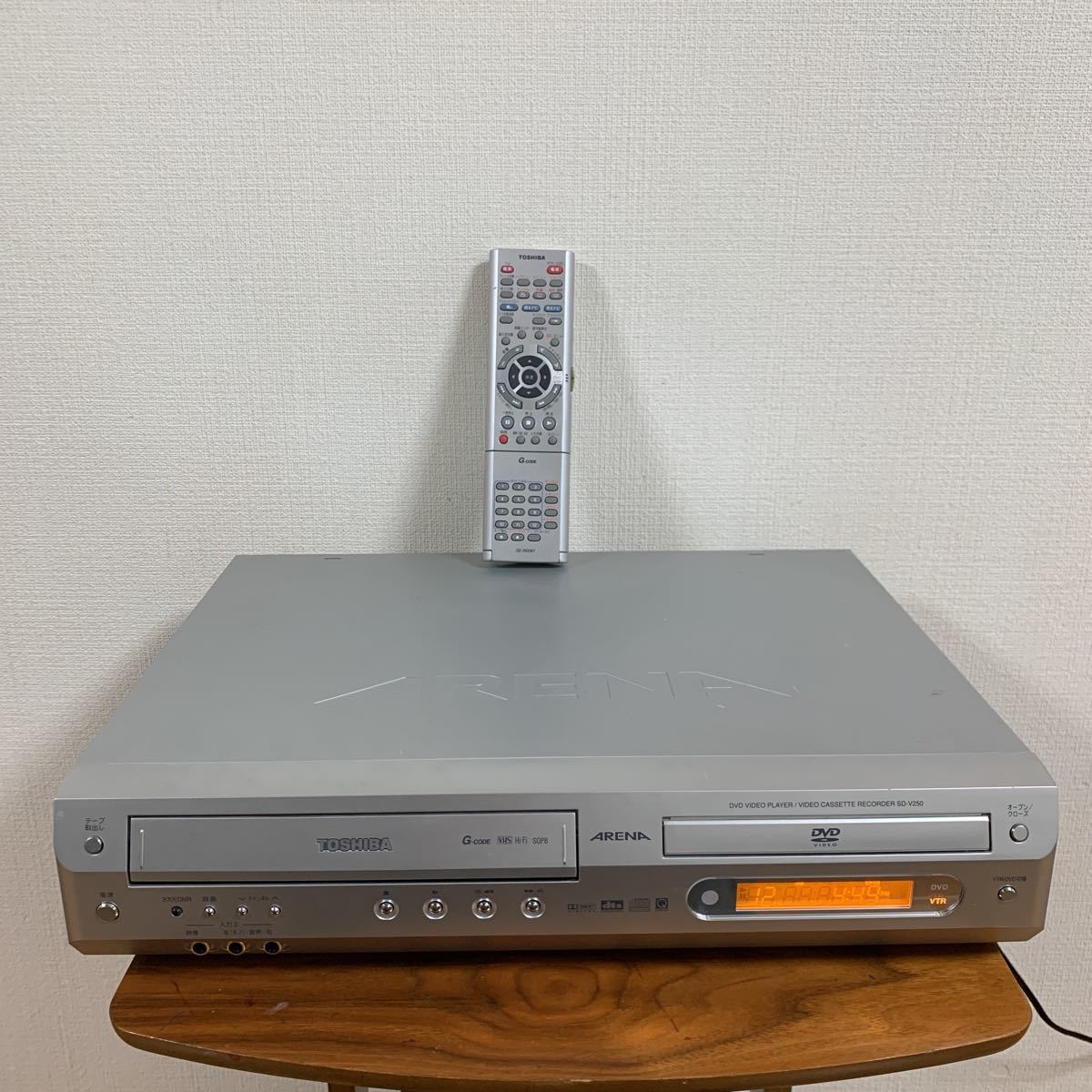 【やや傷や汚れあり】東芝 TOSHIBA VTR一体型DVDビデオプレーヤー ARENA リモコン付き SD-V250 シルバー 使用可能の落札情報詳細 - ヤフオク落札価格検索 オークフリー