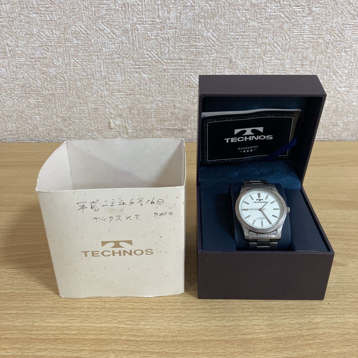 【傷や汚れあり】TECHNOS テクノス WORLD-WIDE TITANIUM WATER RESISTANT 5ATM T-1079 クォーツ QZ ホワイト文字盤 メンズ 腕時計 ケース ...