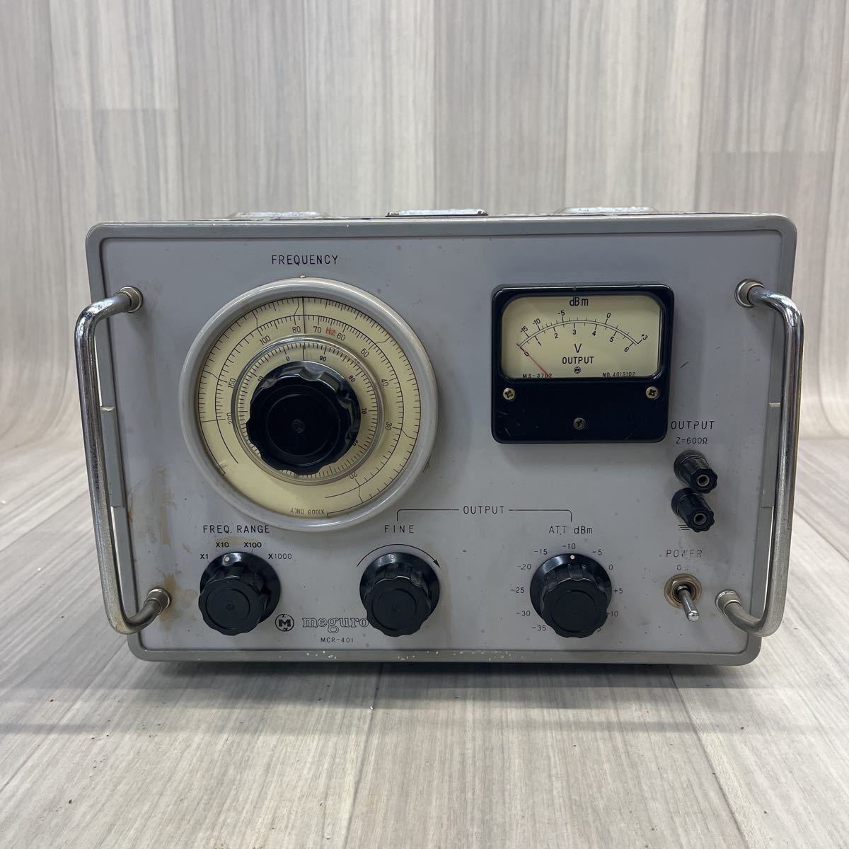 【やや傷や汚れあり】meguro メグロ MCR-401S 低周波発振器 オシレーター 真空管式 ビンテージ レトロ 通電確認済み ジャンクの ...