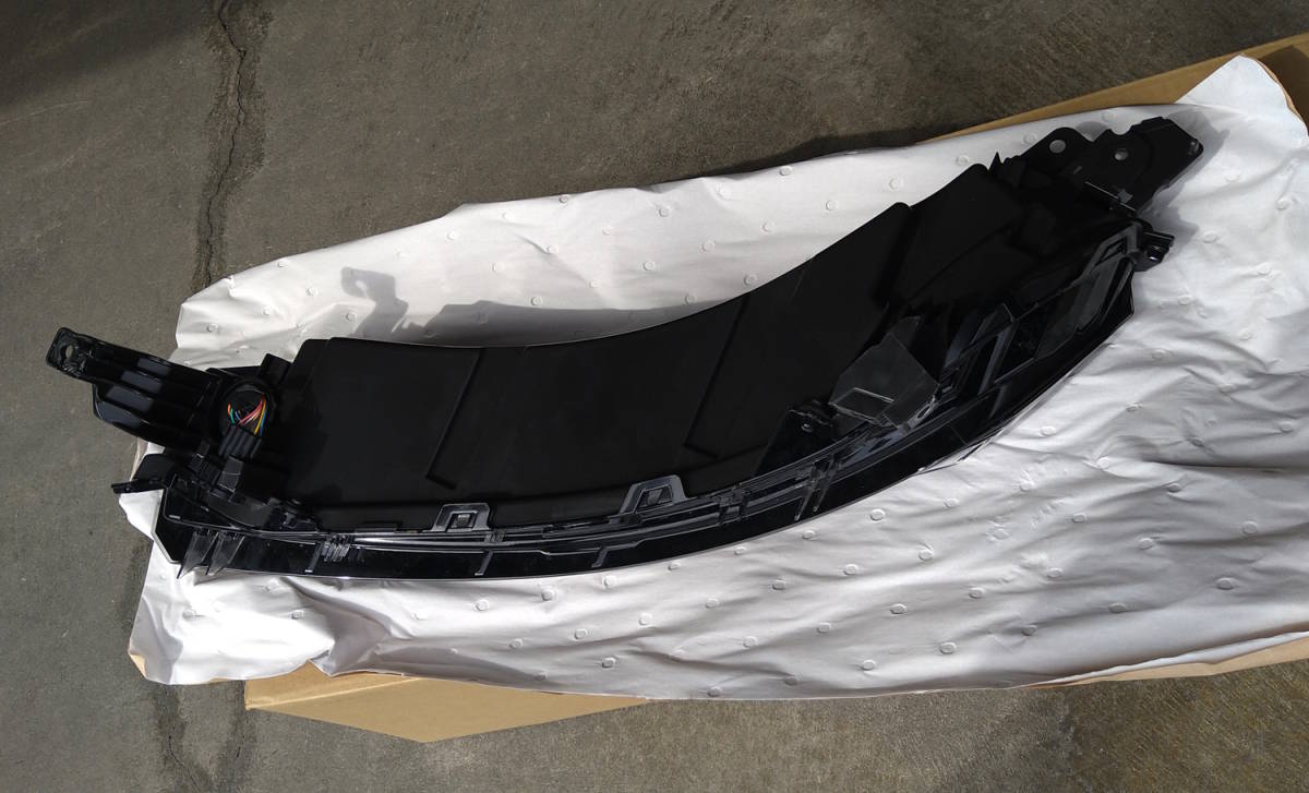 【やや傷や汚れあり】アウトランダーPHEV 右フロント コンビランプ 純正 8310A083 ICHIKOH 3473 OUTLANDER ...