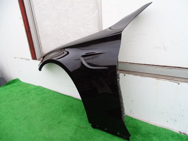 【傷や汚れあり】L0954vc ベンツ純正 Cクラス W205/S205/C205 AMG C63s M177 左 フロントフェンダー ワイド ...