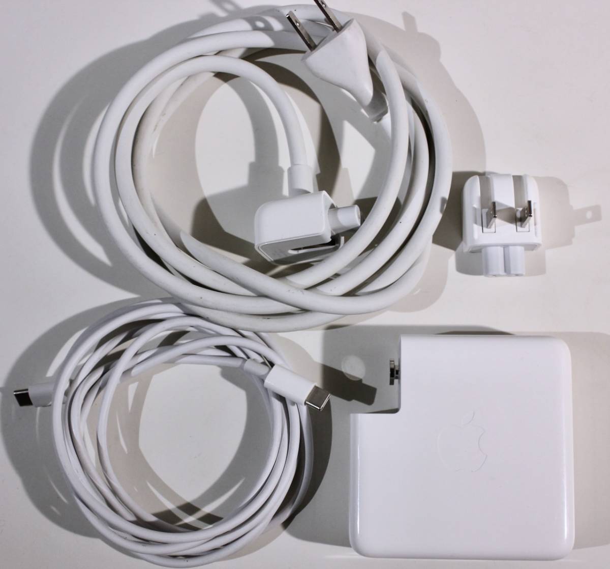 【目立った傷や汚れなし】Apple 純正ACアダプター A2166 高速充電ケーブル 96W USB-C POWER ADAPTER 電源 ...