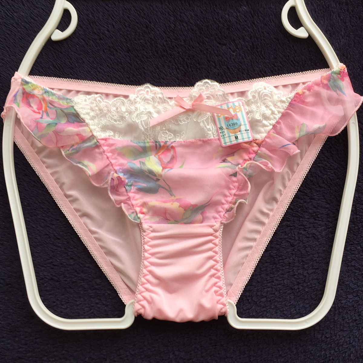 【未使用】新品・未使用♪sanei シースルーのメローフリルがめちゃ可愛い お花プリントも綺麗 ピンク M★パンティ ショーツ レディース下着