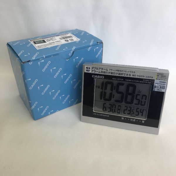 【未使用に近い】☆美品☆CASIO 電波時計 DQD-710J-8JF(シルバー) ダブルアラーム 温度/湿度/快適度表示 78 00110の ...