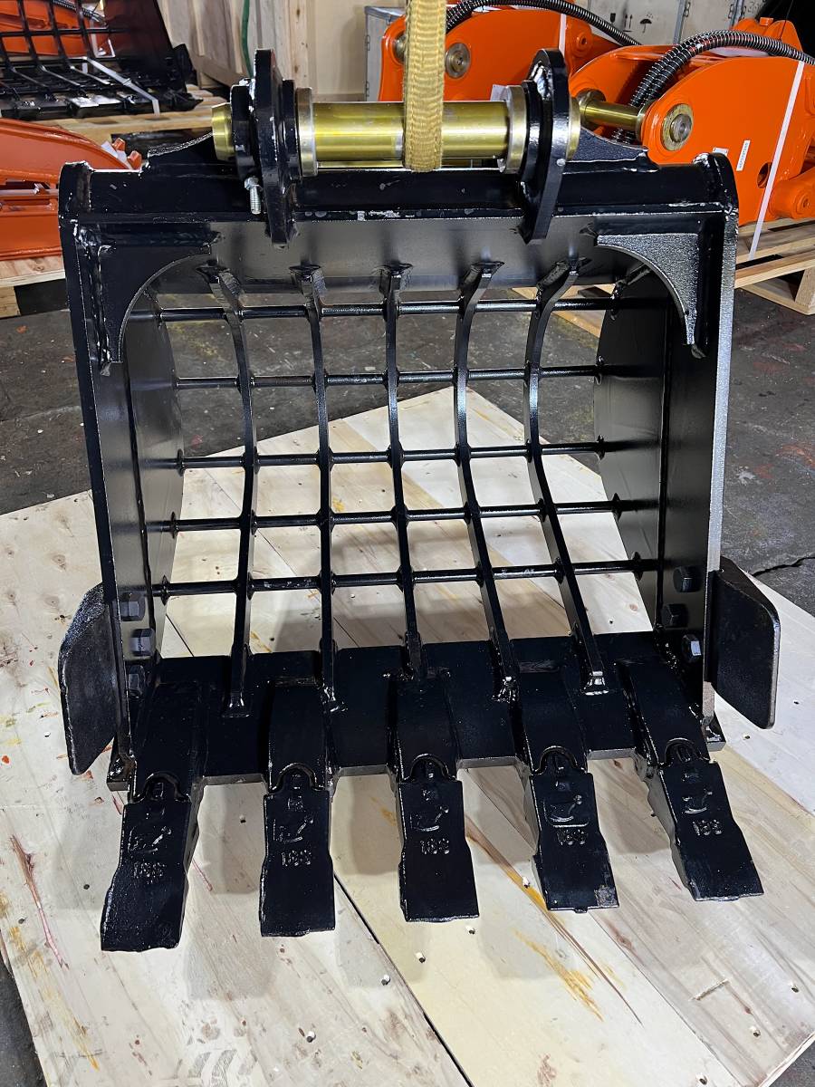 【未使用】スケルトンバケット(新品) 細目80x80,キャタピラー:303/303.5/MM30/MM35/MM40 クボタ:U30/U35/RX303/RX305/RX306/RX403 ...