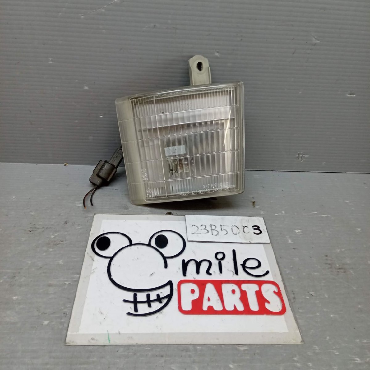 【傷や汚れあり】FD50AB キャンター 純正 右コーナーランプ 1A3－14－5/23B5003*同梱不可の落札情報詳細 - ヤフオク落札 ...