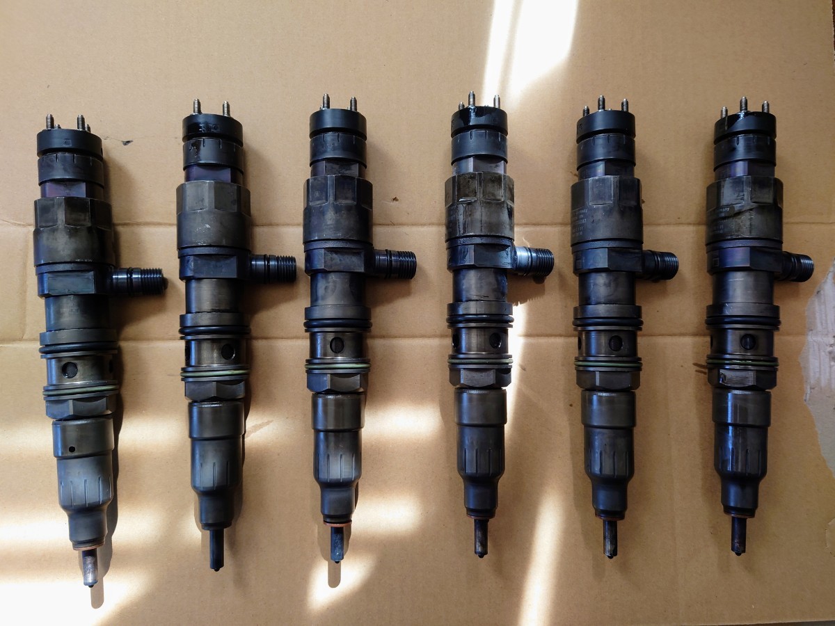 【傷や汚れあり】三菱ふそう FUSO スーパーグレート 6R20 FV70 FP74 FS74 FU74 純正 燃料インジェクター 参考品番 ...