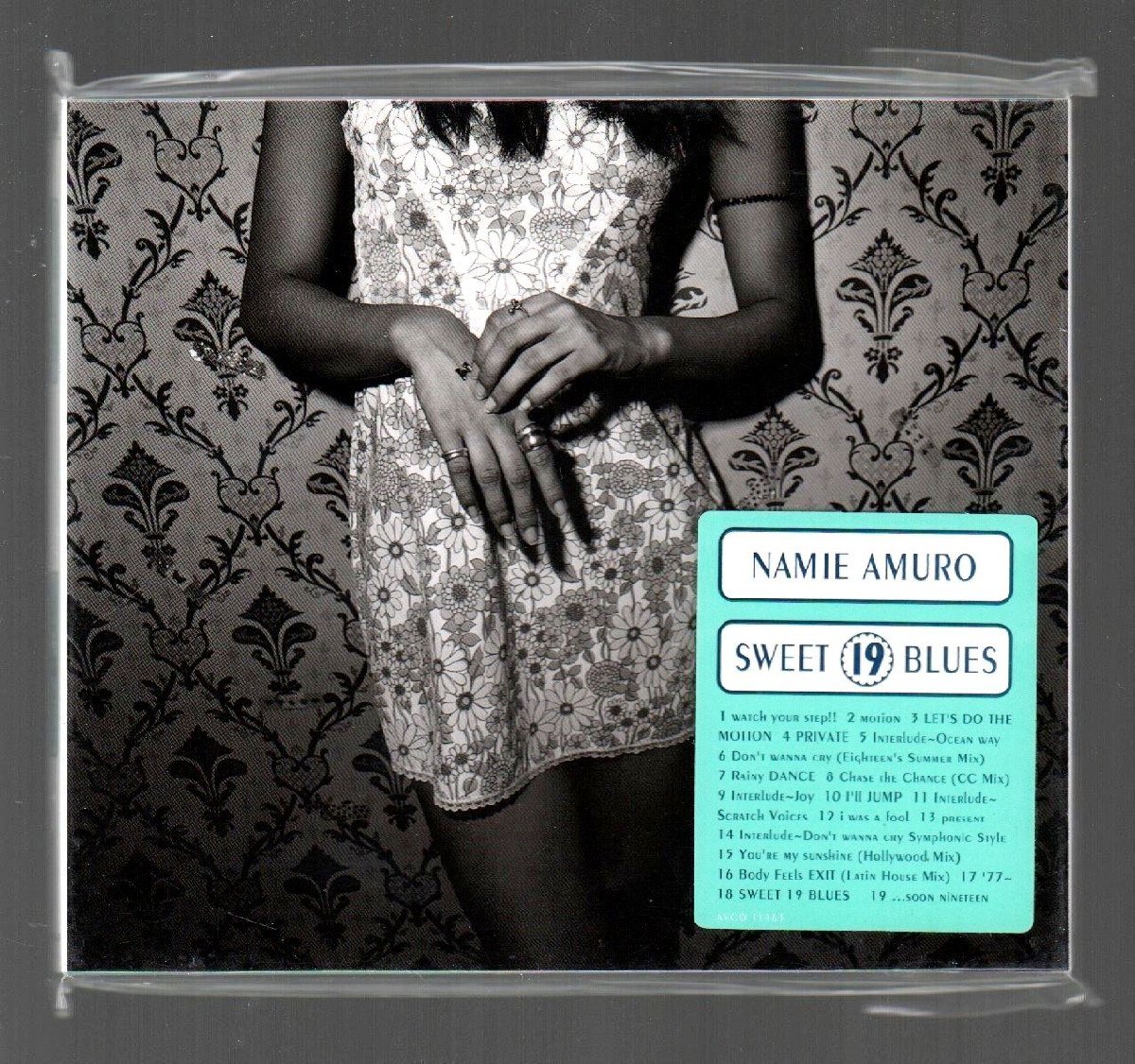 【目立った傷や汚れなし】 安室奈美恵 2ndアルバム 「SWEET 19 BLUES」 4種類ジャケのうちの手元強調ジャケ AVCD ...