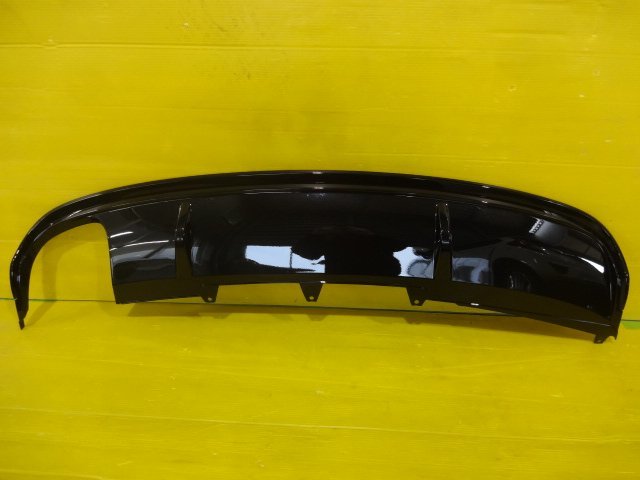 【傷や汚れあり】【個人宅配不可】中古 アウディ A4 S-lineアバント B8 8KCDH 純正 リアバンパー ディフューザー ...