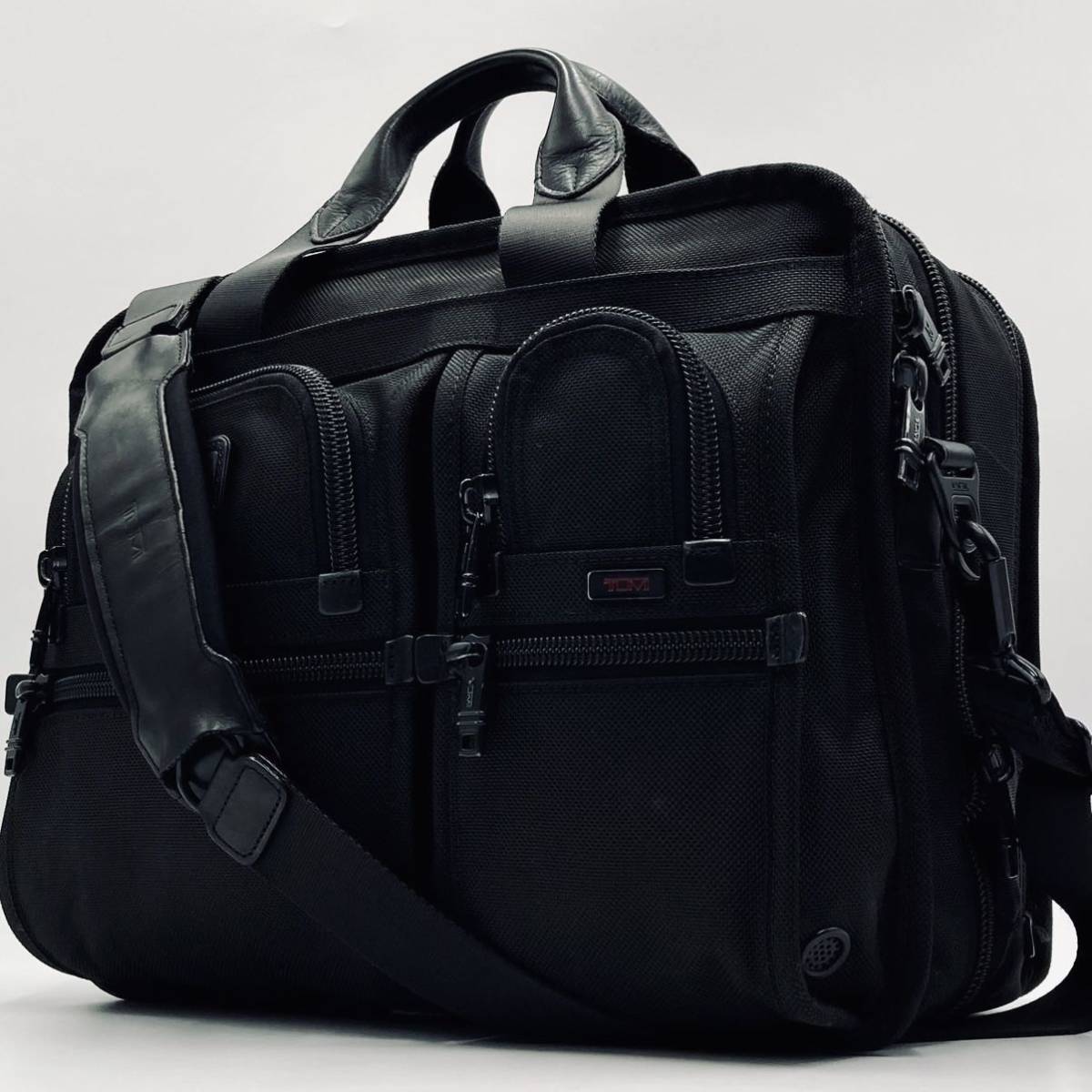 【目立った傷や汚れなし】1円~ 極美品 TUMI トゥミ ALPHA メンズ ビジネス 2way ショルダーバッグ ブリーフケース エクスパンダブル バリスティック A4/PC可 通勤 黒の ...