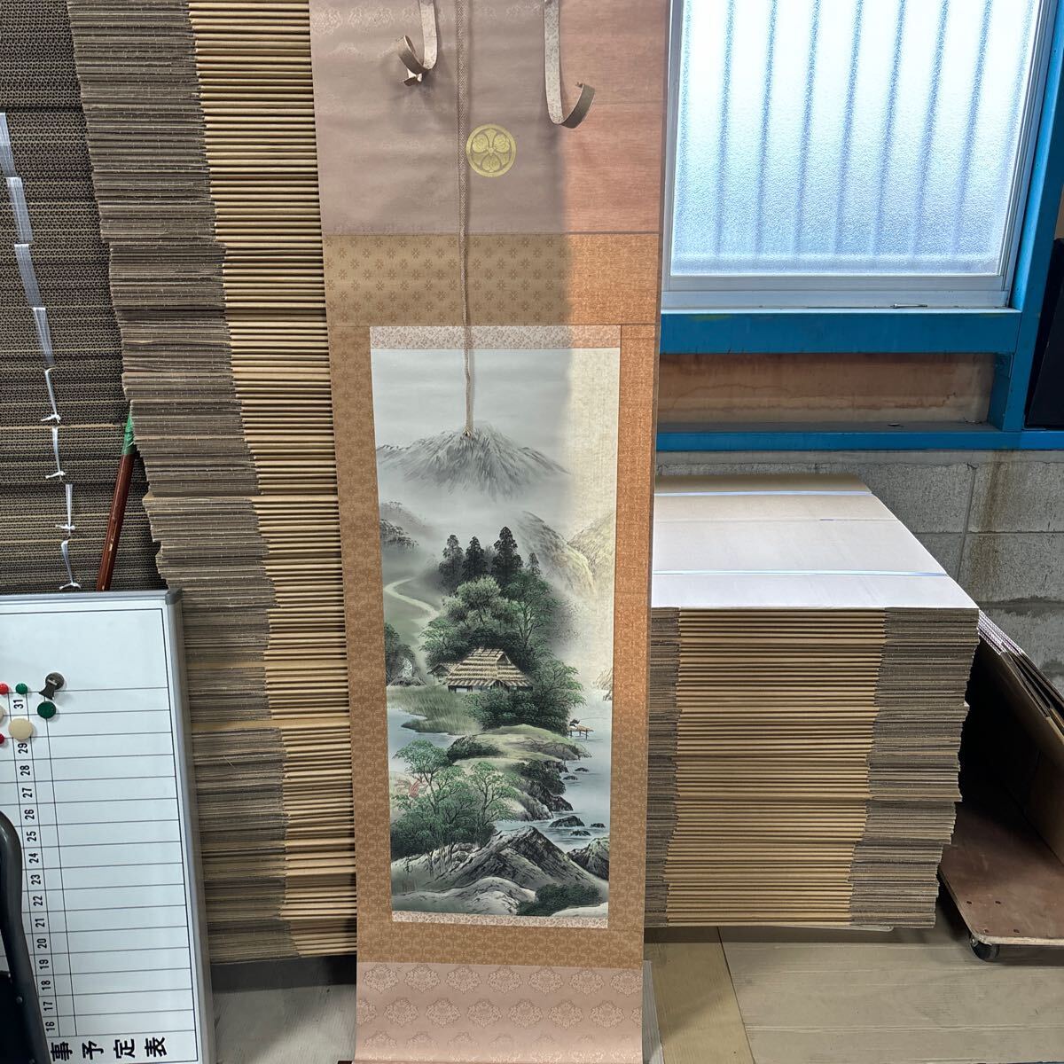 【傷や汚れあり】掛け軸 掛軸 日本画 山水画 美術品 和風 アンティーク 昭和レトロ 縦185cm 横約53cmの落札情報詳細 - Yahoo!オークション落札価格検索 オークフリー