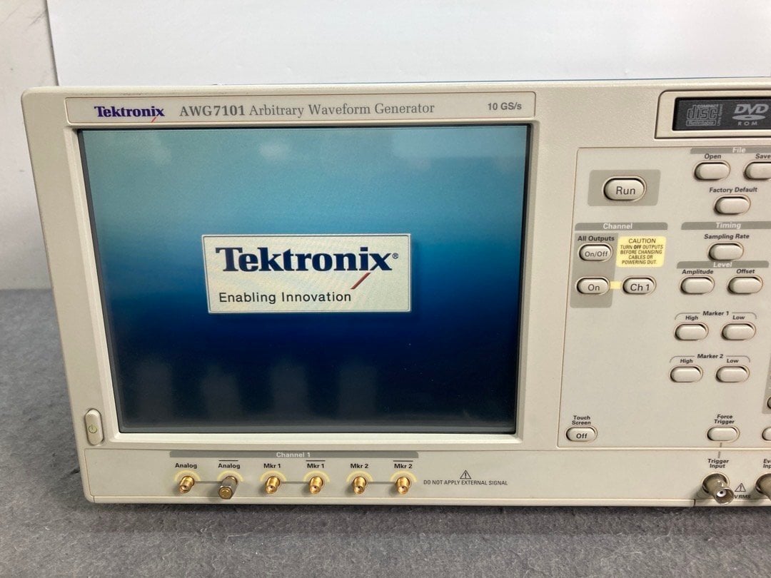 【やや傷や汚れあり】ジャンク【Tektronix】AWG7101 Tektronix Arbitrary Waveform Generator ...