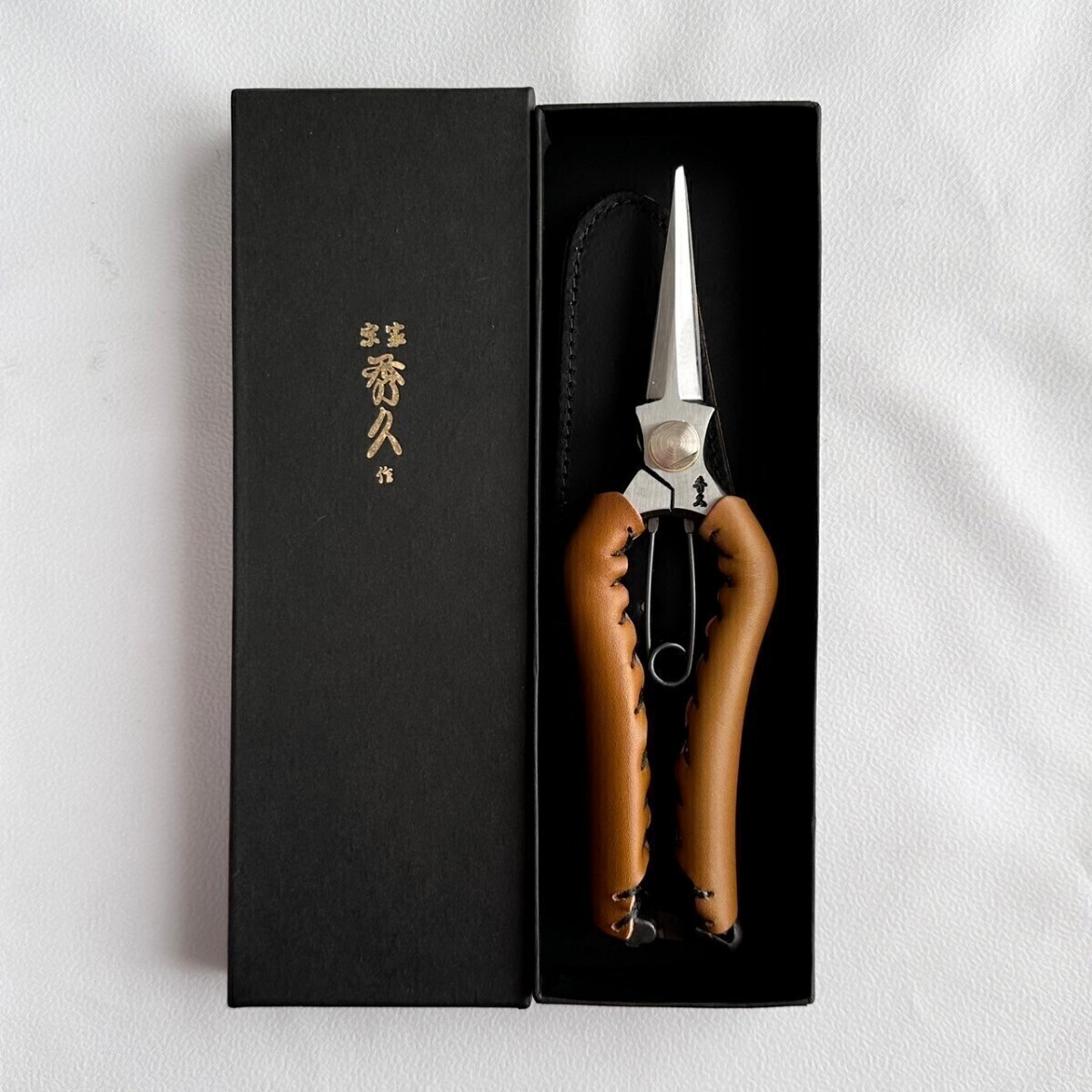 【未使用】秀久 三条 手打 限定 レザーハンドル ブラウン シノギ型 剪定芽切鋏 190mm デッドストック 金物店在庫品 860の落札情報 ...