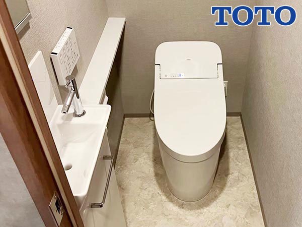 【未使用に近い】【展示未使用品】2022年製 TOTO ウォシュレット一体型便器 GG-J2/TCF942R/CS373B/タンクレストイレ/NW1/ホワイト/手洗いカウンター/P6064の ...