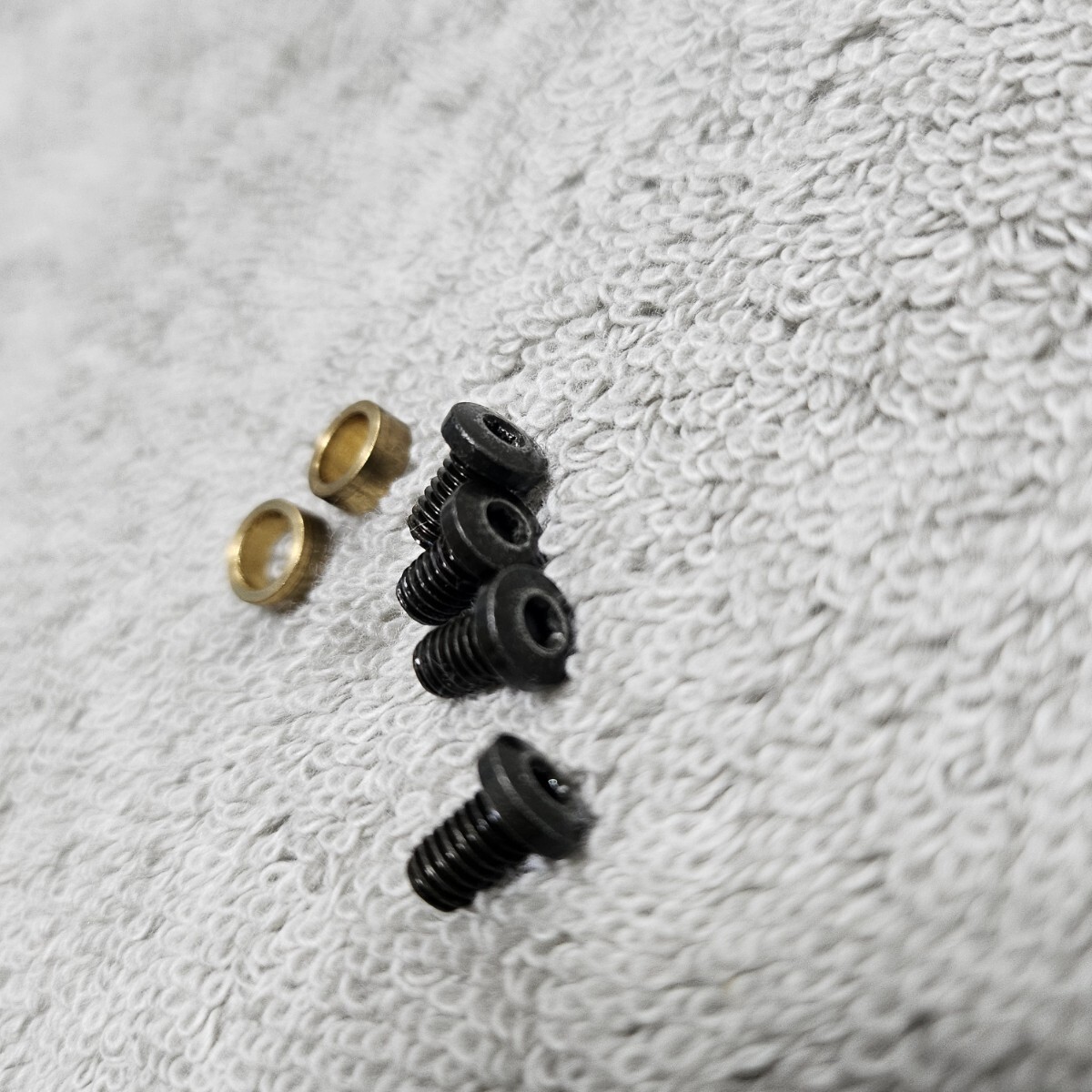 【目立った傷や汚れなし】WA 純正 ver.3 コルト ガバメント ハイクラスモデル 付属 薄型竜頭 黒 スチール 六角 グリップスクリュー ...