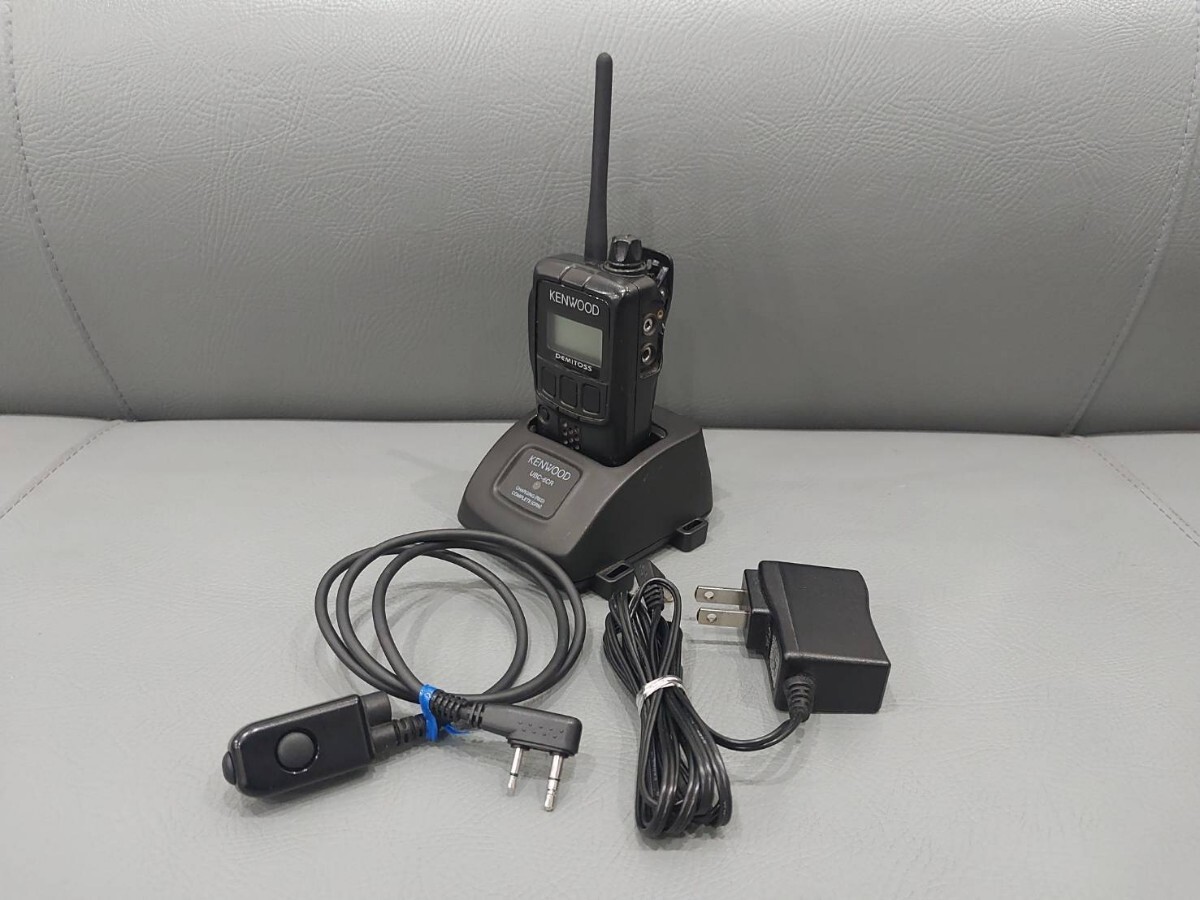 【傷や汚れあり】ケンウッド/KENWOOD トランシーバー DEMITOSS UBZ-EA20R（ACアダプタ・UBC-6CR・インカム）の落札情報詳細 - Yahoo!オークション落札価格 ...