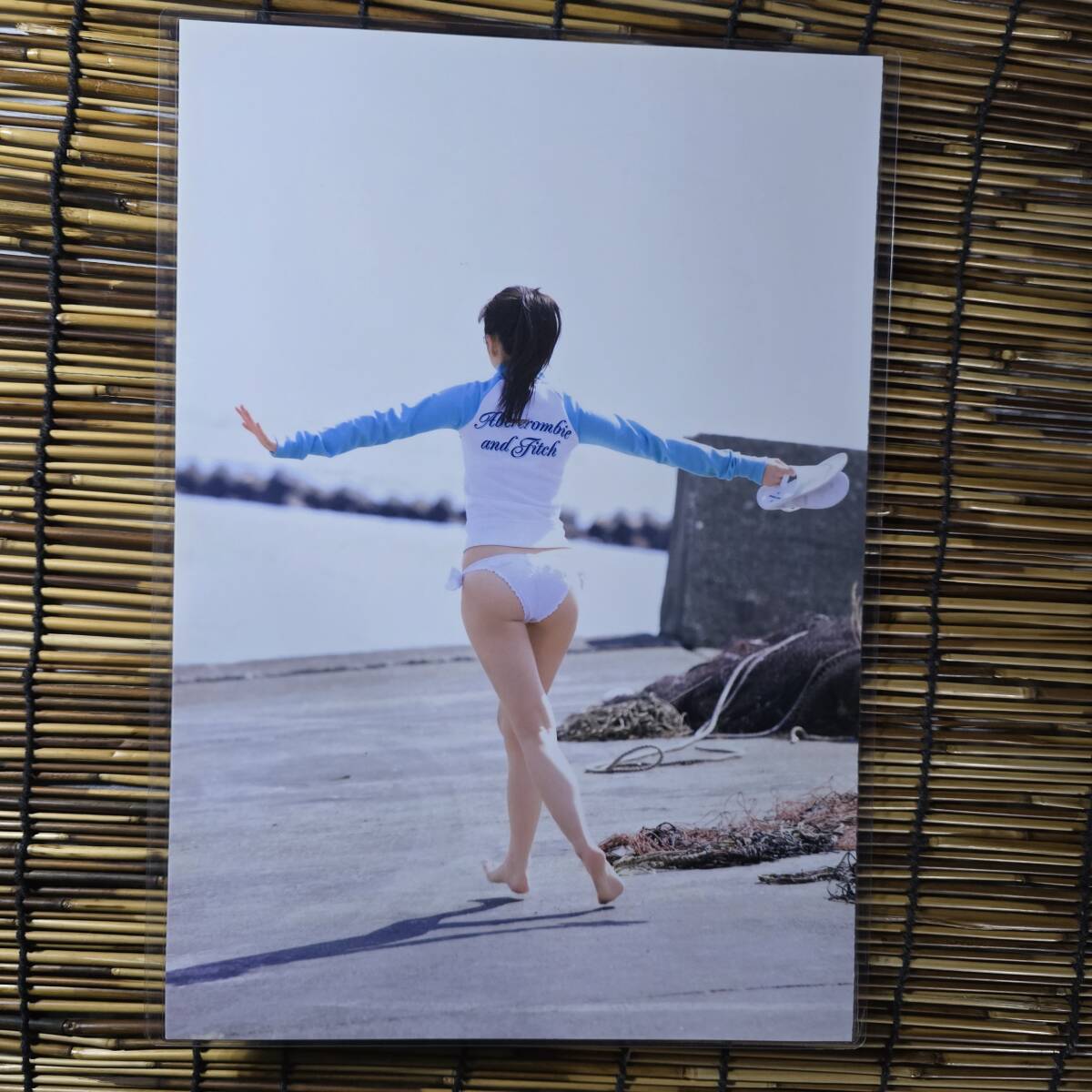 【目立った傷や汚れなし】【高品質厚手150μラミネート加工】渡辺麻友 水着 A4 雑誌切り抜き6ページ【グラビアアイドル】l17の落札情報詳細 - Yahoo!オークション落札価格検索 オークフリー