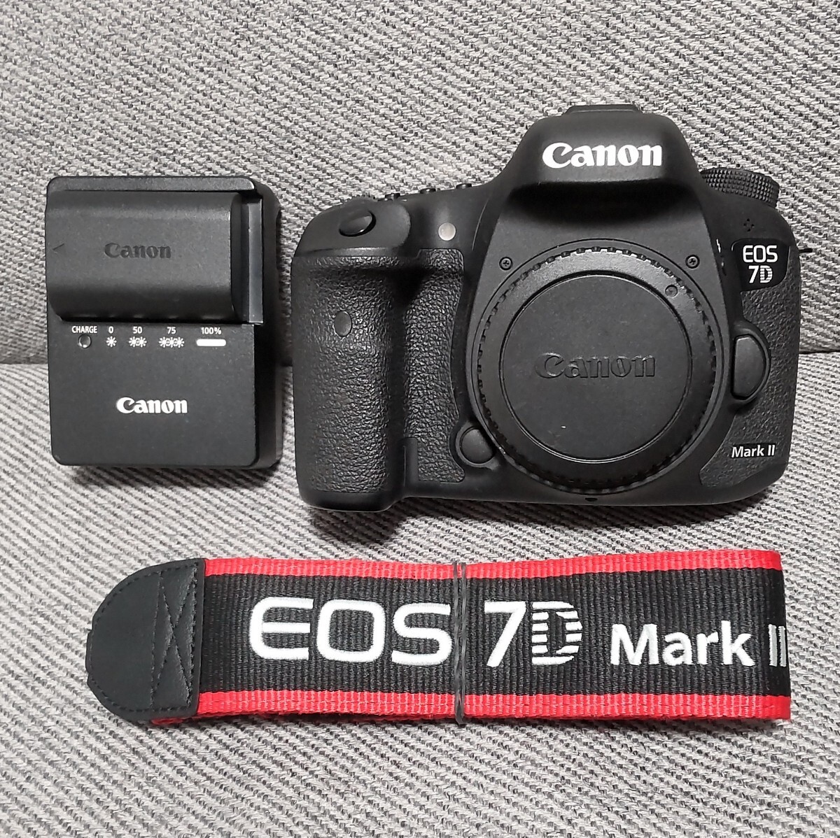 【全体的に状態が悪い】Canon EOS 7D バッテリーセットの落札情報詳細 - Yahoo!オークション落札価格検索 オークフリー