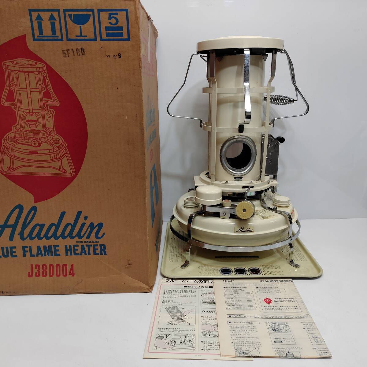 【傷や汚れあり】 アラジン J38004 石油ストーブ Aladdin ホワイト デラックス・ブルーフレーム ヒーター 暖房器具 BLUE ...