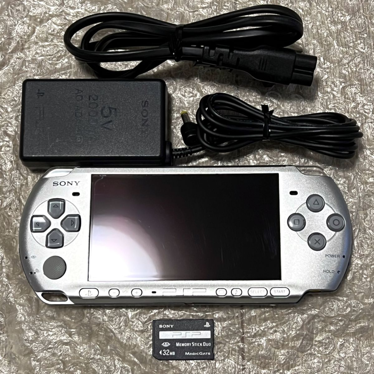 【やや傷や汚れあり】〈動作確認済み・最終型〉PSP-3000 本体 ミスティックシルバー 充電器 ＋メモリースティック PlayStation Portable 薄型の落札情報詳細 ...