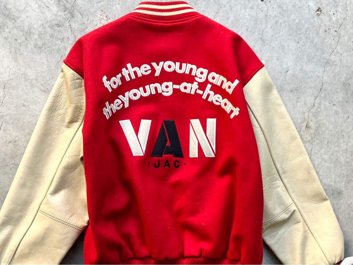 【目立った傷や汚れなし】VAN JAC アーチロゴ刺繍入り 袖革 スタジャン LL ヴァンヂャケット メンズ ブルゾン ファラオジャケット 革ジャン 本革 牛革 レザー 赤 XLの落札情報詳細 ...