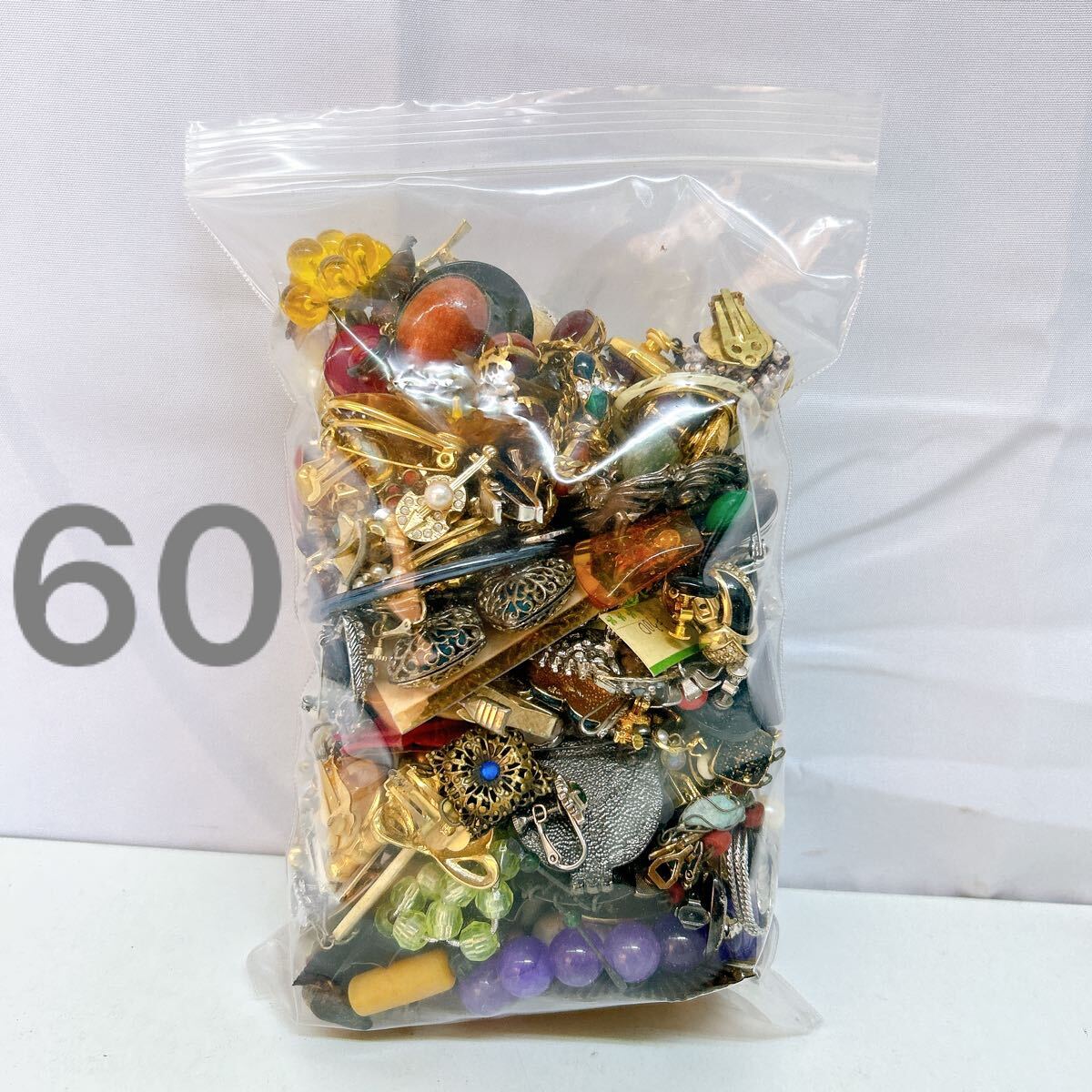 【傷や汚れあり】12AD180 1円～ アクセサリー まとめ ネックレス イヤリング パール 等 約1.3kg イミテーション 装飾品 ジュエリー 金メッキ 大量 中古の落札情報詳細 ...