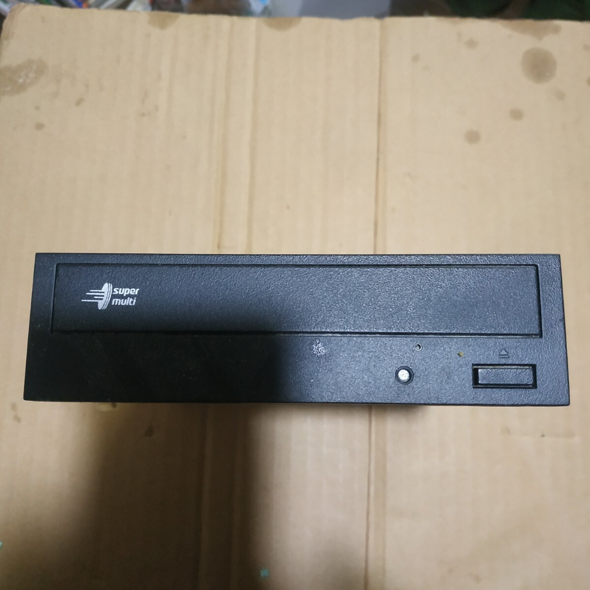 【全体的に状態が悪い】 月末廃棄 ジャンク デスクトップPC用DVDマルチドライブ LG GH24NSD1SATA ケーブル付 2025.2今月バラしたパーツ 動作してました 保証なしの落札 ...