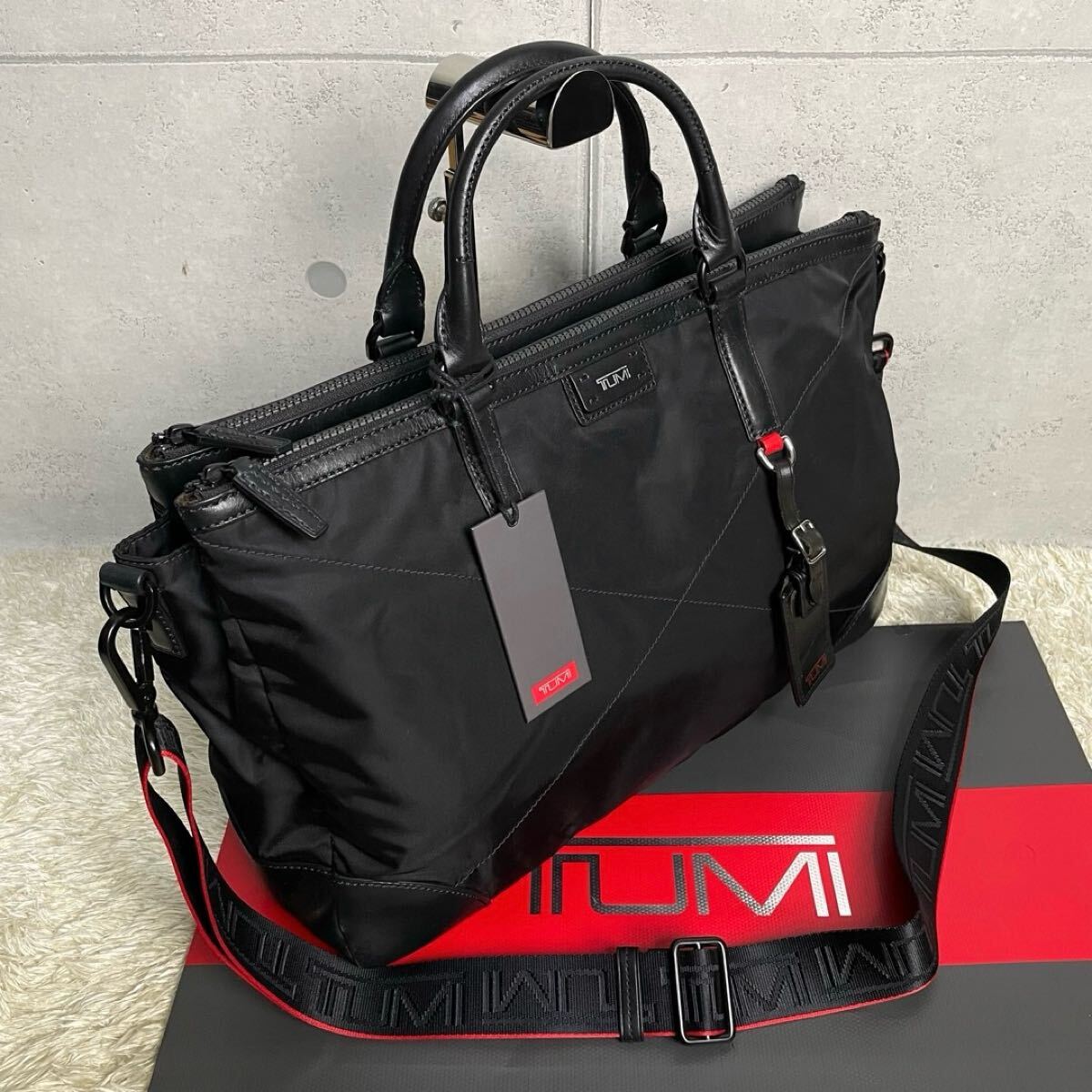 【目立った傷や汚れなし】[激レア 極美品] TUMI トゥミ 2way Voyageur TRANSIT メトロ メンズ ビジネスバッグ ブリーフケース 斜め掛け 本革+ナイロン A4+PC可 ...