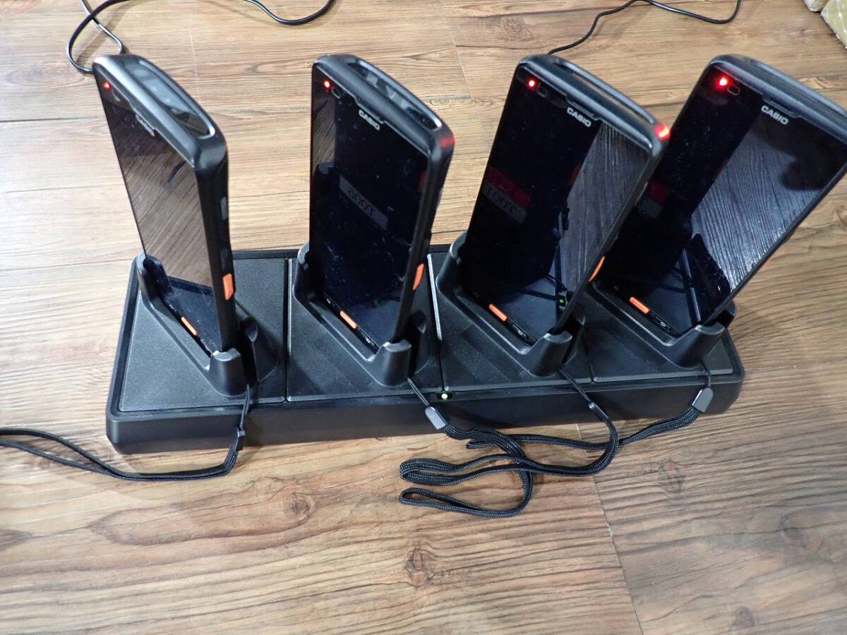 【目立った傷や汚れなし】中古 ラグドスマートハンディターミナル CASIO ET-L10-WC21 カシオ 4台セット 4連集合充電器 HA-T38CHG Android バーコードリーダー ...