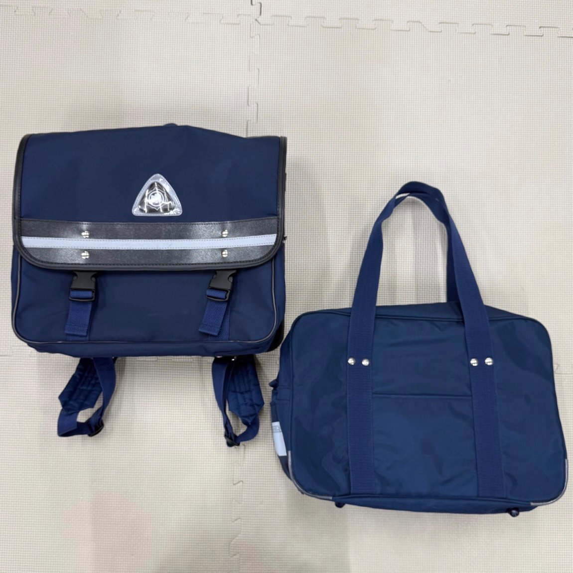 【傷や汚れあり】[A1900/S1740](箱)岩手県 釜石市立釜石東中学校 スクールバッグ 2点 /指定品/リュック/サブバッグ/紺/マーク,校名入り/通学鞄/女子卒業生品の落札情報詳細 ...