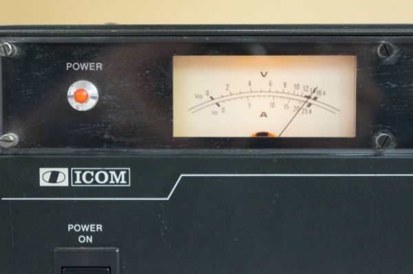 ICOM/アイコム IC-PS30 システムパワーサプライ 安定化電源 m081810k の落札情報詳細| ヤフオク落札価格情報 オークフリー