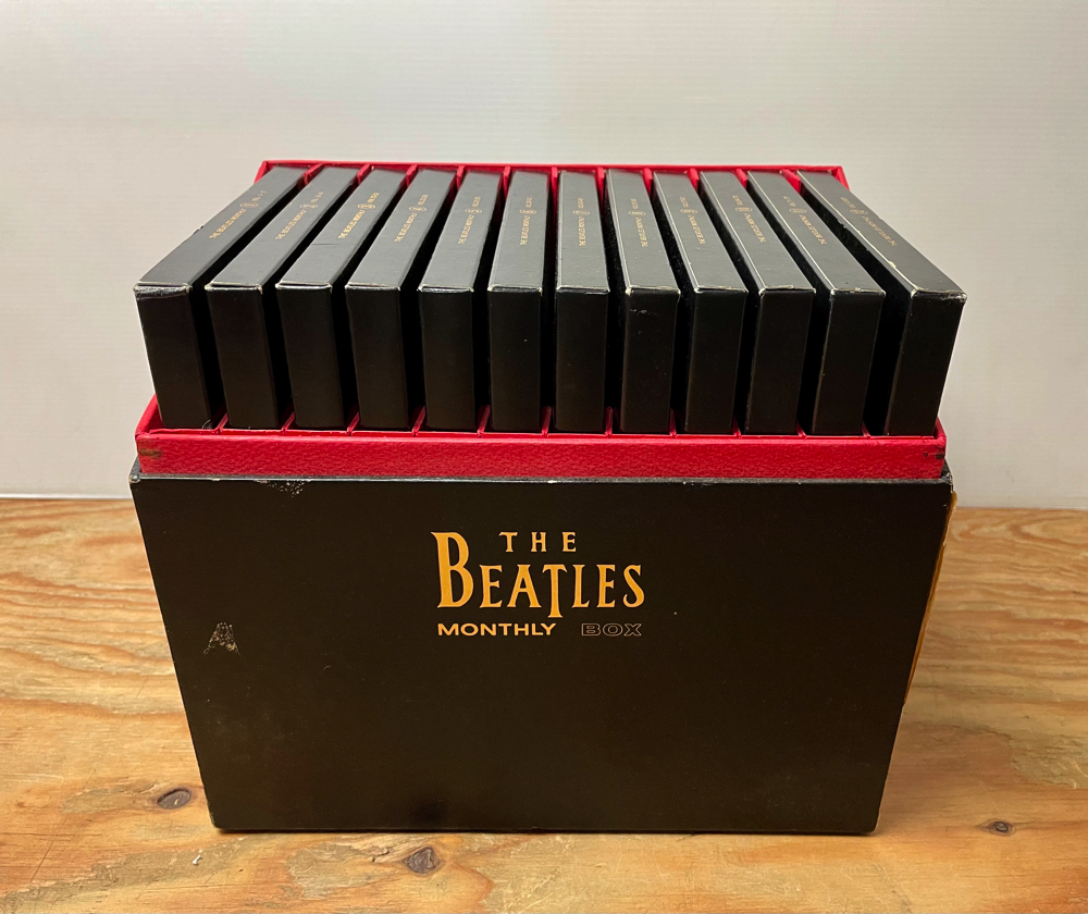 【傷や汚れあり】THE BEATLES MONTHLY BOX ビートルズ マンスリー 全77冊 限定ボックス 0913の落札情報詳細 ...
